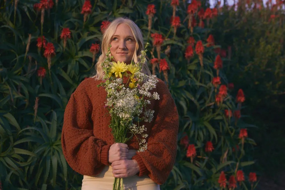 Emma Frances – “Honey”: A Sweet Farewell – B-Side Guys